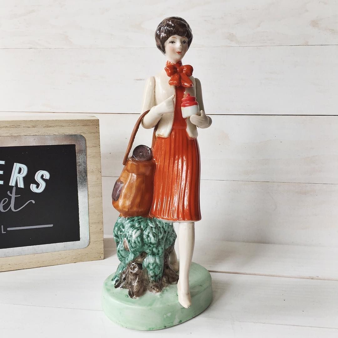 TUPPERWARE LADY FIGURINE – THE VINTAGERY